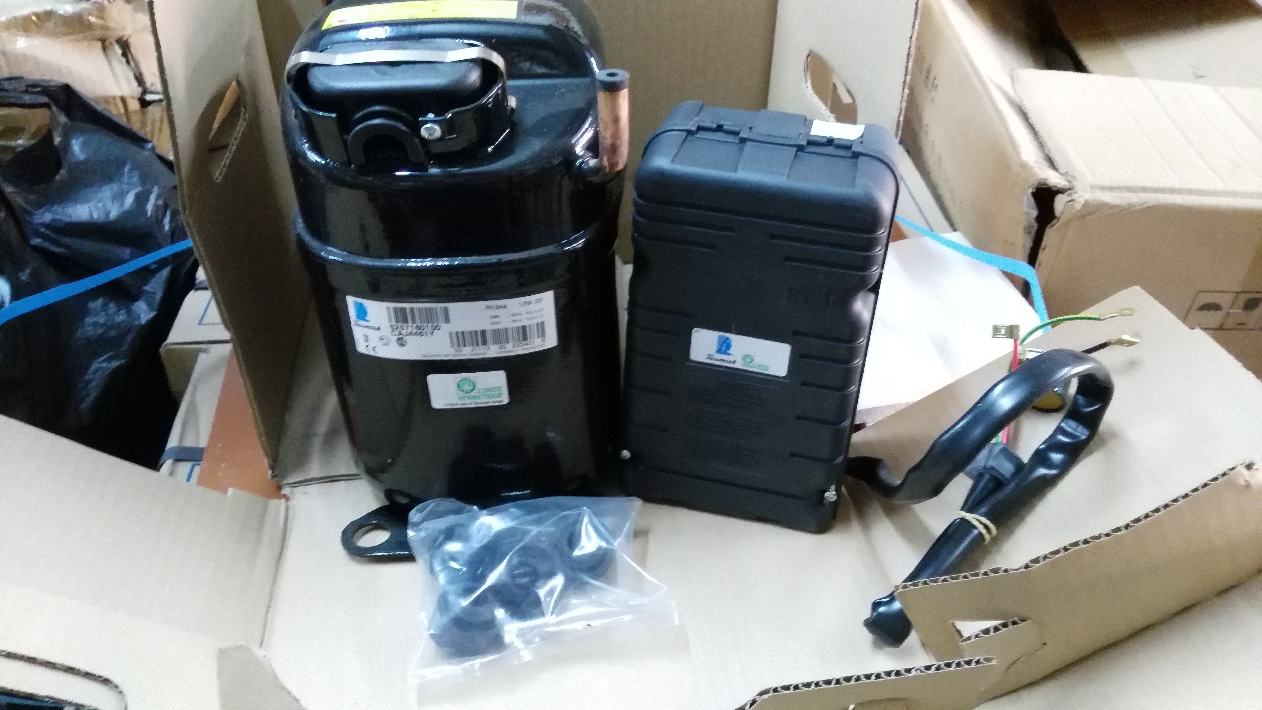 Welding / Rotalock Hermetic Reciprocating Compressor 1/2HP R134a ...